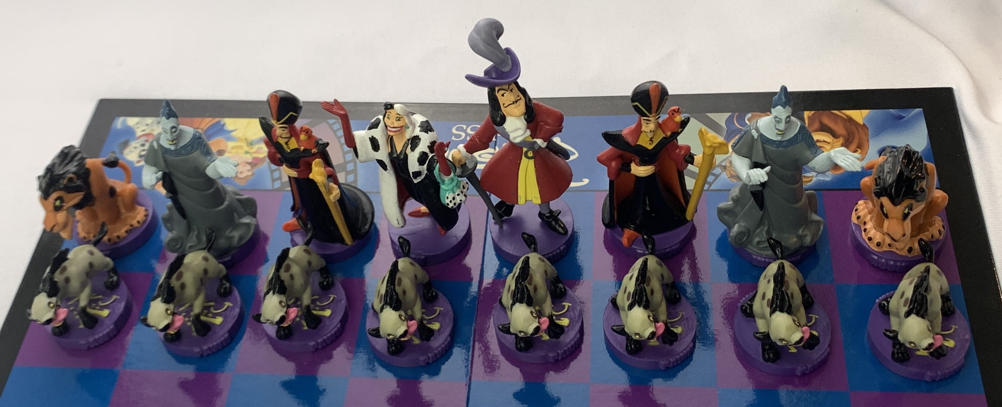 Disney Chess Set Heroes and Villains - 2004 - Hasbro - Great Condition | Mandi's Attic Toys